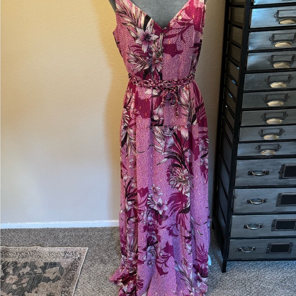 White House Black Market | Dresses | Preowned Like New White House ...